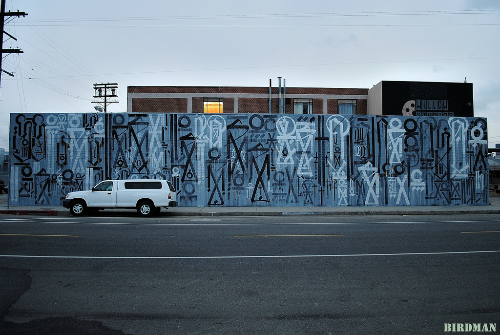 RETNA New Mural In Los Angeles – StreetArtNews