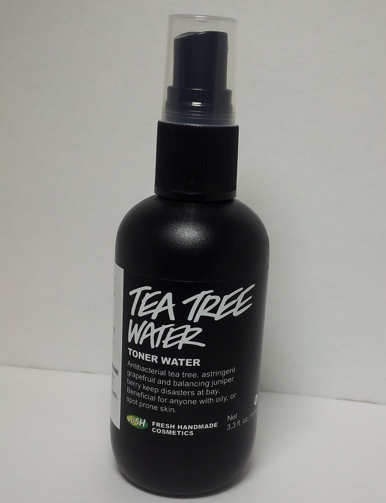 Lainamarie91: Lush Tea Tree Water Toner Review
