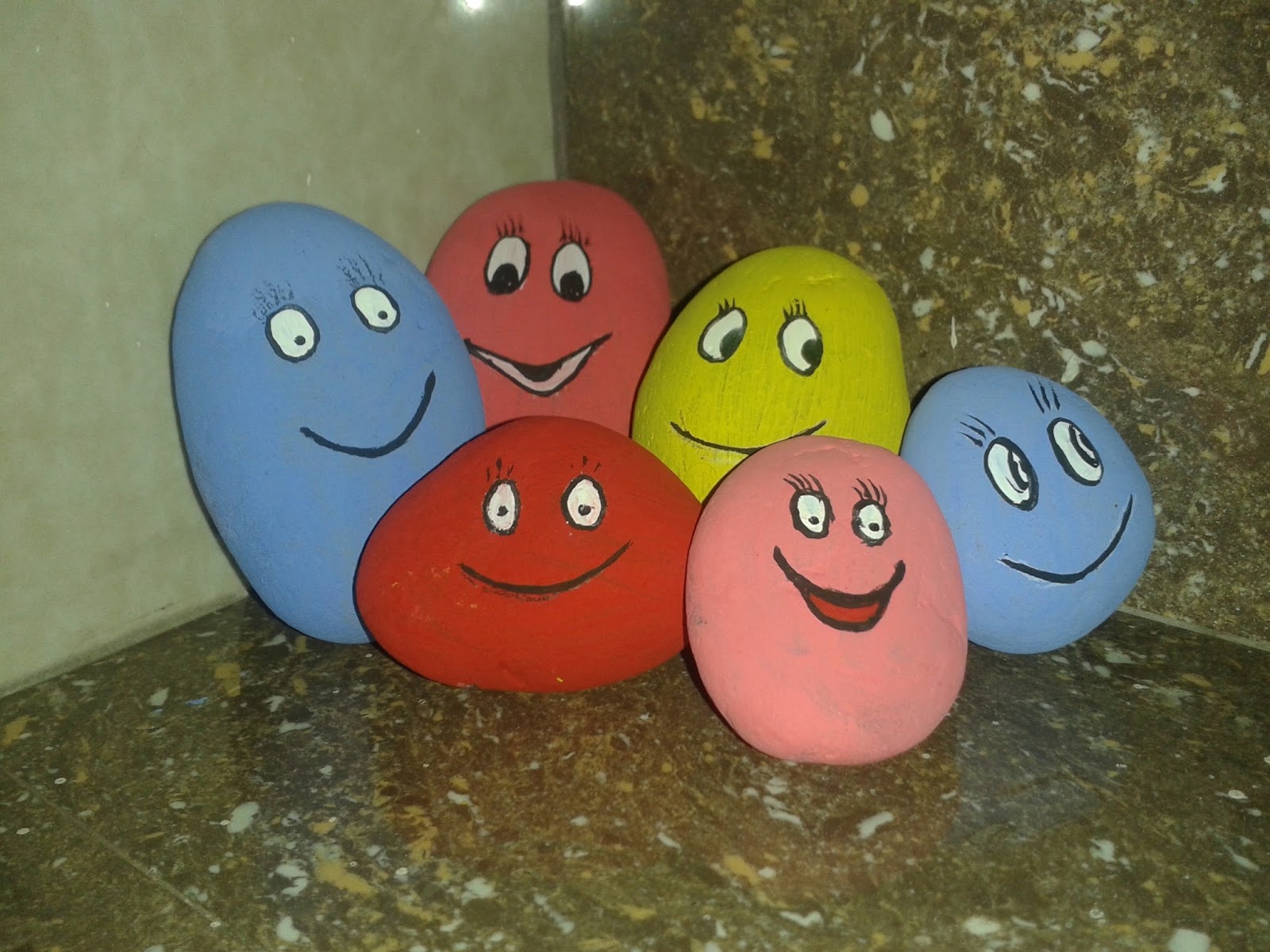 My art.. My world..: Painted pebbles