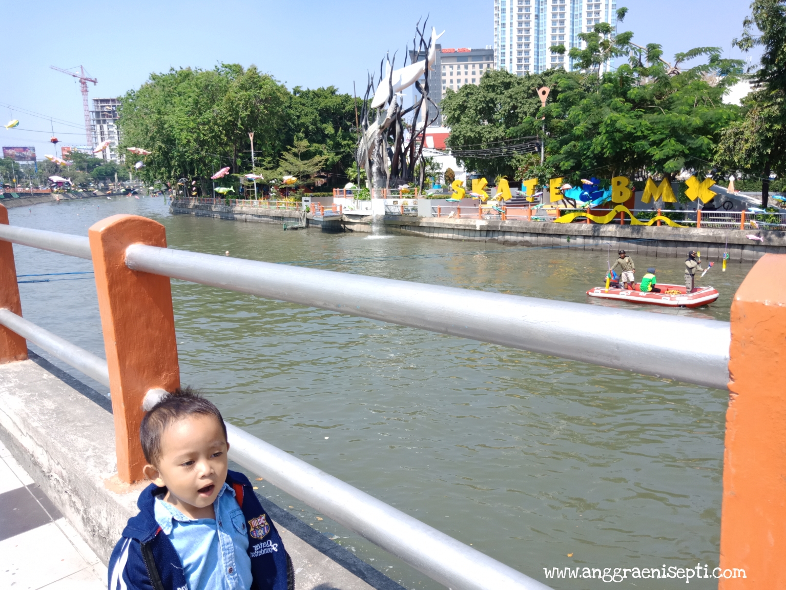 Melihat Suro, si Hiu yang Menyemburkan Air di Taman Skate&BMX ...