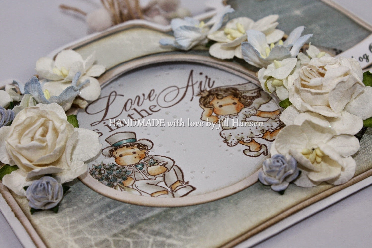 My Magnolia creations: Mini Magnolia's on a wedding card