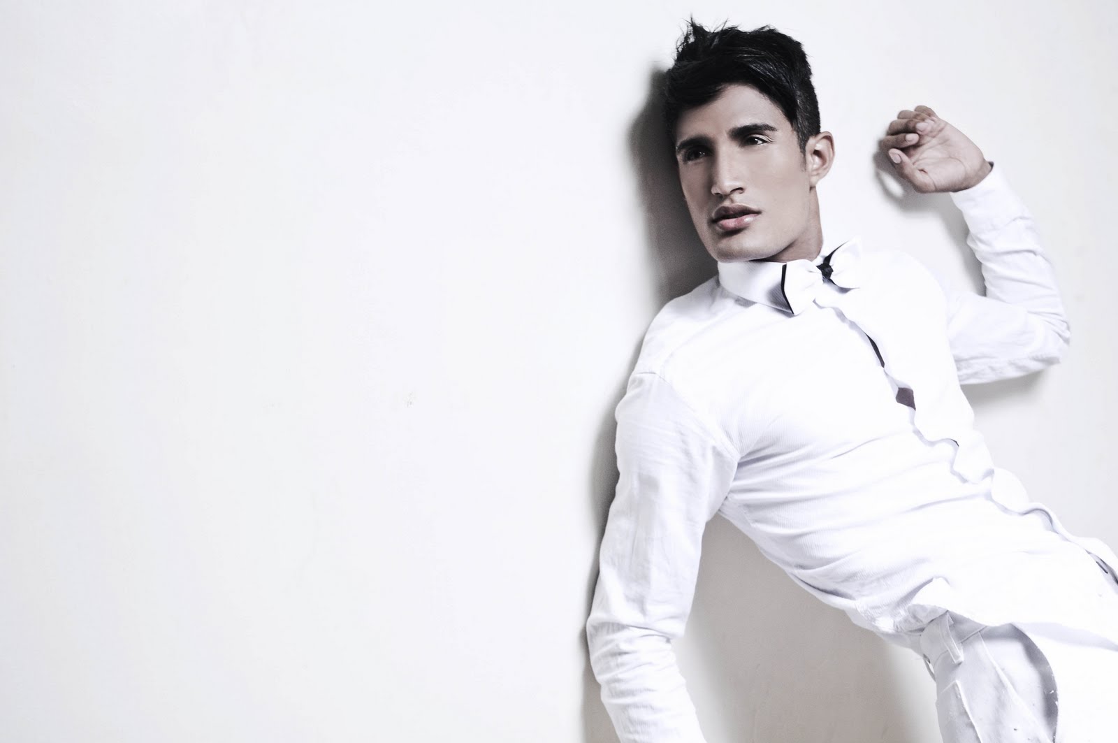 TOPCESAR by César González: Cesar Gonzalez TOPCESAR by Carlos Contreras