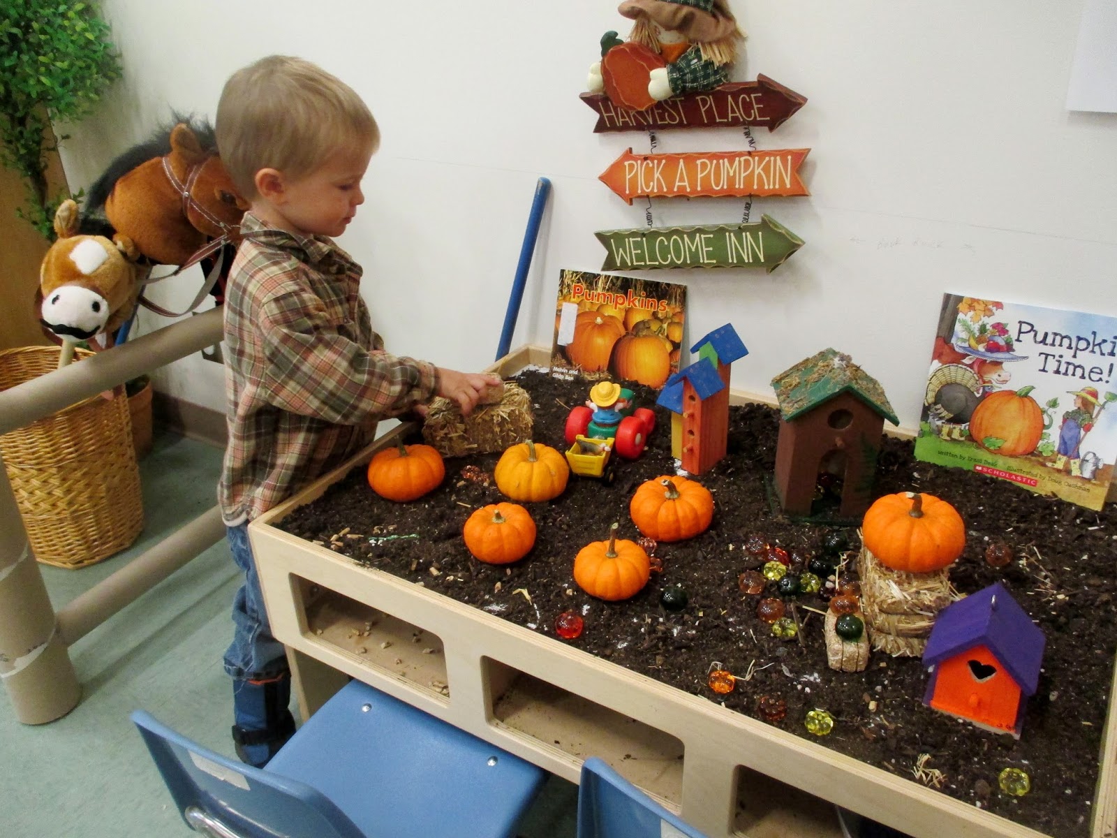 StrongStart: Revisiting the Pumpkin Patch - Small World Play