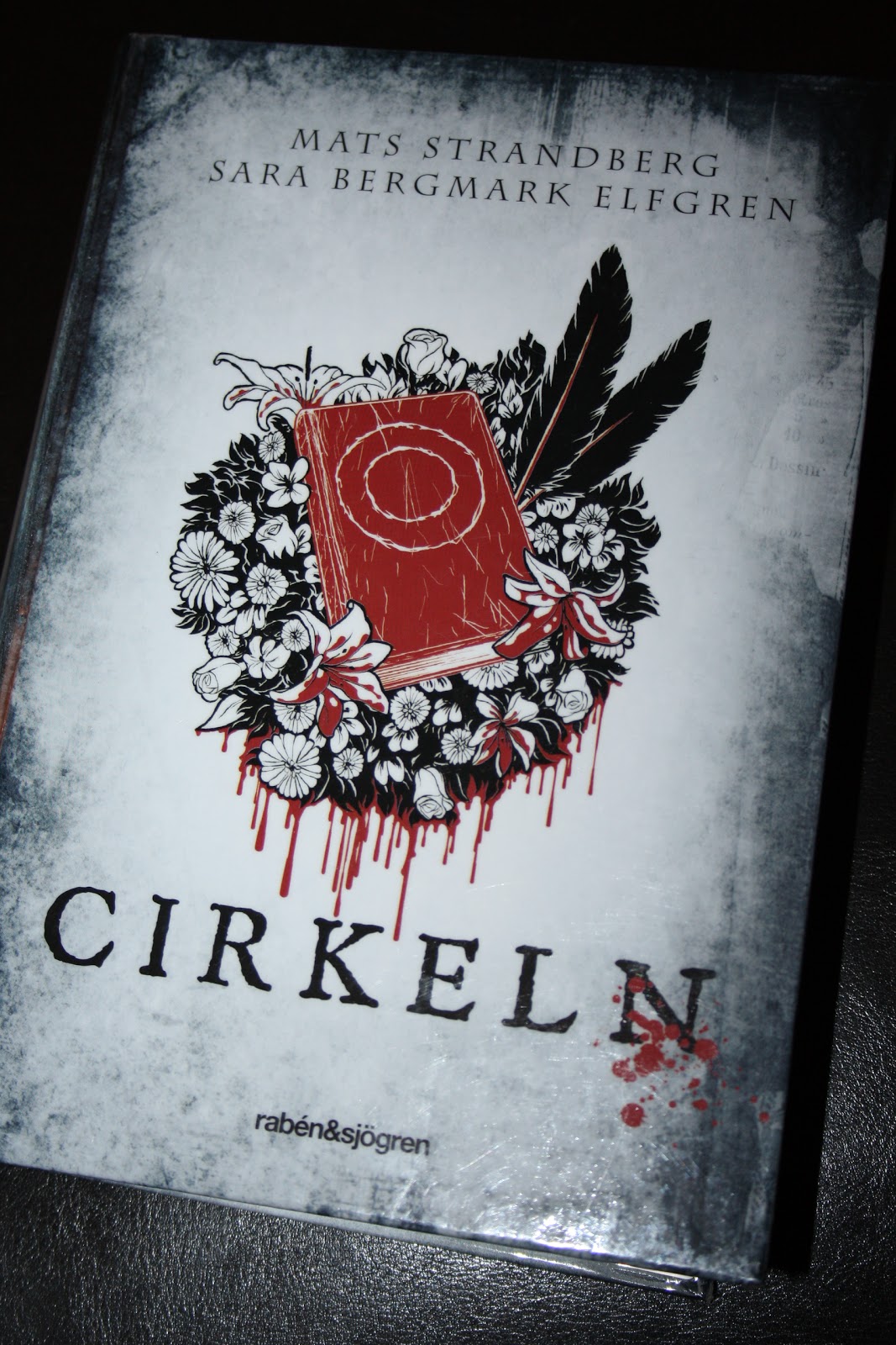 Boken är tankens barn: Cirkeln, av Mats Strandberg & Sara Bergmark Elfgren