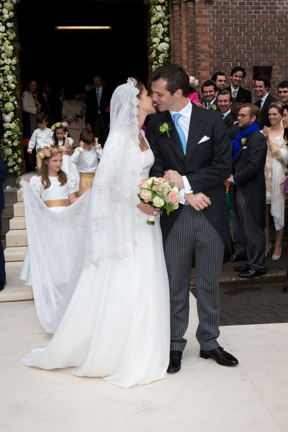 Royal Family Around the World: Princess Alix of Ligne Weds Count ...
