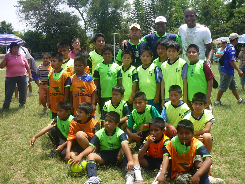 C.I.H.P.: CUTO GUADALUPE INAUGURO ACADEMIA DEL CHEVO FARFAN EN HUARAL