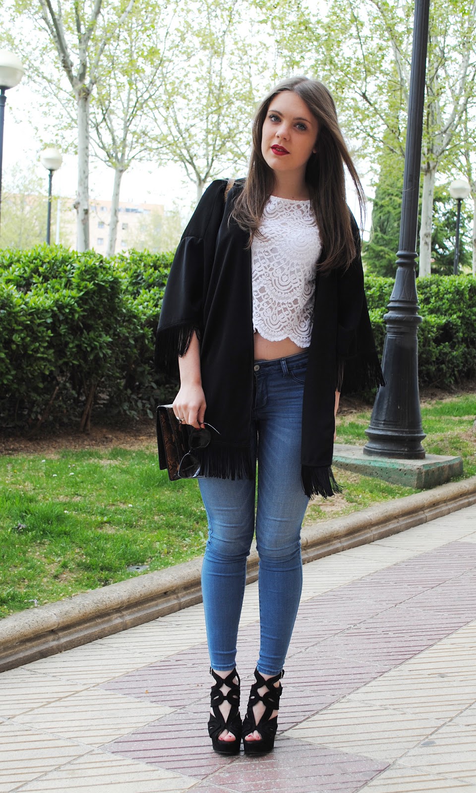 Coloco mi desastre con mi ropa.: Back.