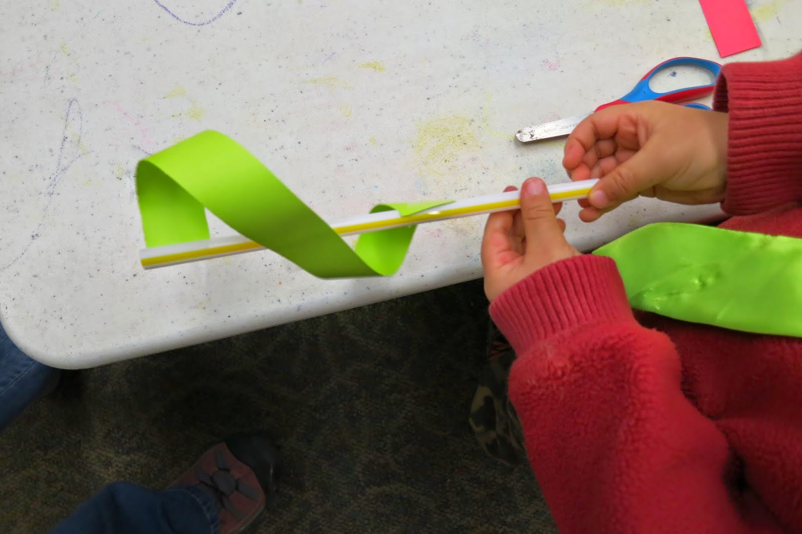 WonderWorks: Straw Flyers : library makers