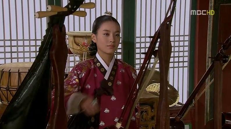 Abitha Diyani - Photos, Pictures And Wallpapers