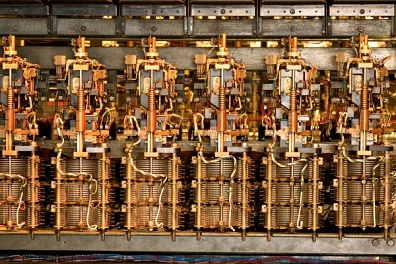 Step-by-step telephone switching mechanism - ViduWeb