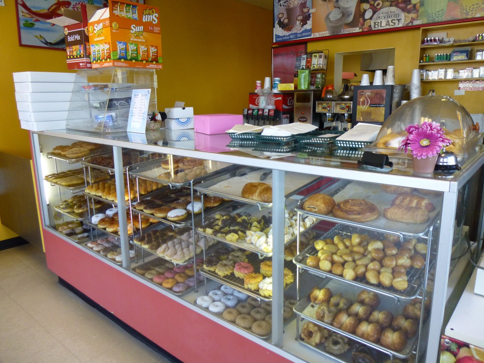 Donut Journey: Cream Filled Glories @ Jenny's Donuts 95/100