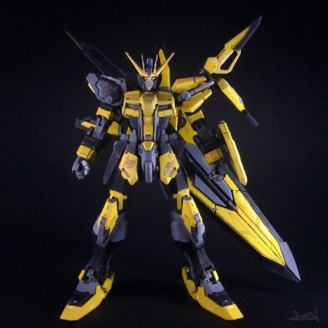 Gundam Family: 1/100 Sword Strike Bee Gundam Custom Build