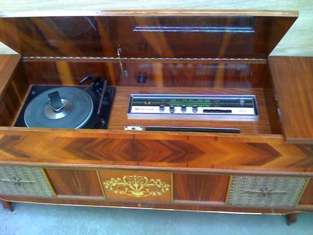 Izar Pío vistazo consola de musica antigua Silicio Incomparable para ...