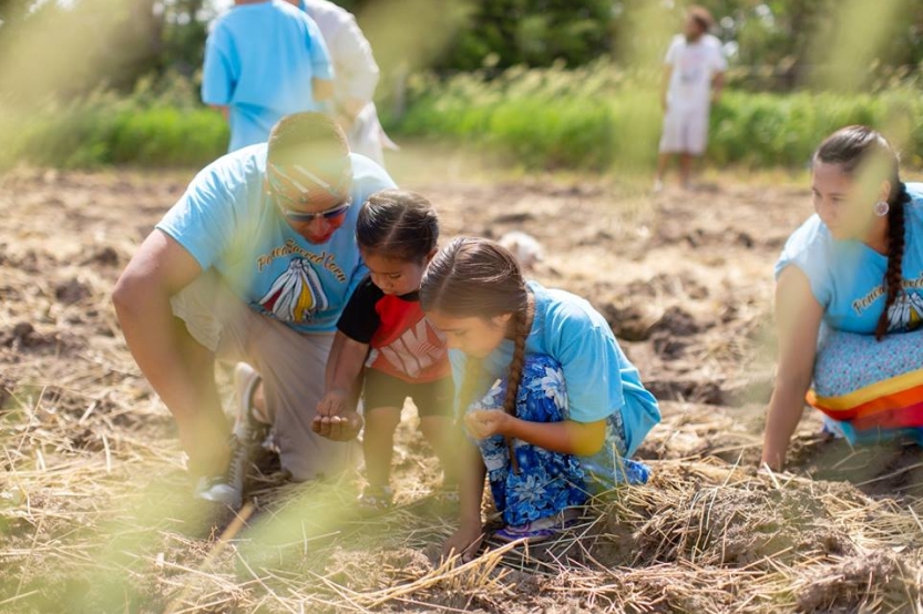 White Wolf : Nebraska Farmer Returns Land to Ponca Tribe Along “Trail ...