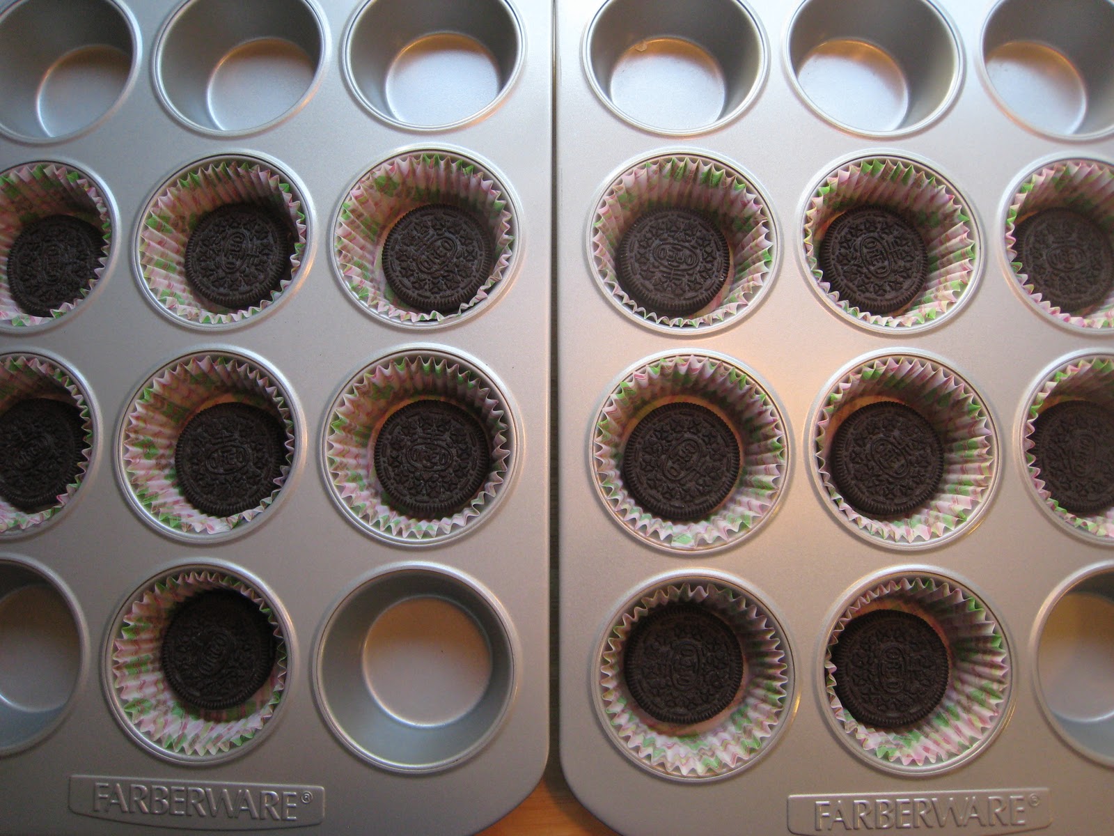 The Garlic Press: Mini Oreo Cheesecakes