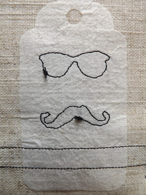 SewforSoul: Appliqued Fabric Tag Tutorial