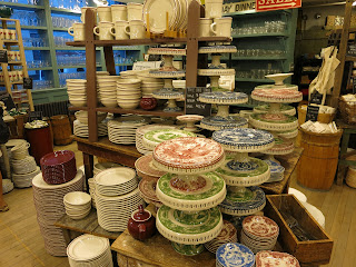 RetailStoreWindows.com: Fishs Eddie, New York