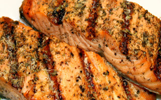 SABOR DE PESCA: FILÉ DE ATUM ASSADO – ECOLOGICAMENTE CORRETO