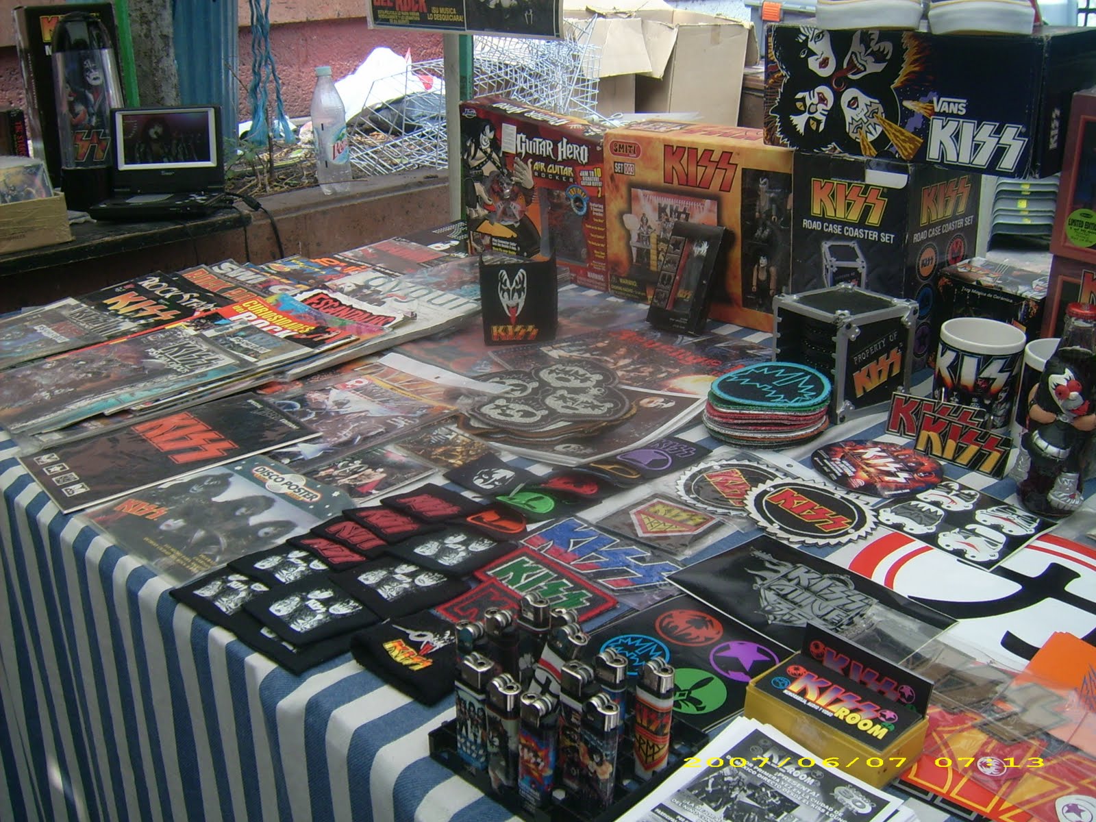 COMICORP: KISS ROOM! y Elder en el Comics Rock Show, celebrando el dia ...