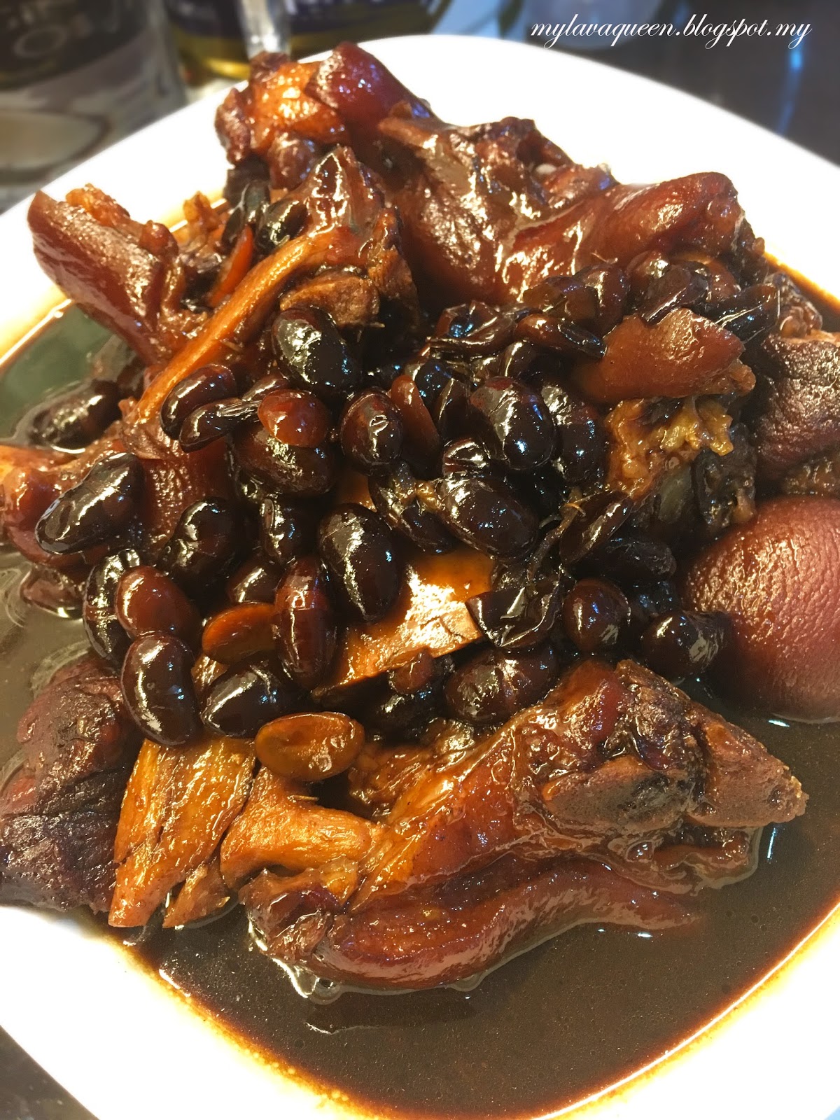 CONFINEMENT RECIPE: PIG TROTTERS WITH VINEGAR AND GINGER - Lava Queen