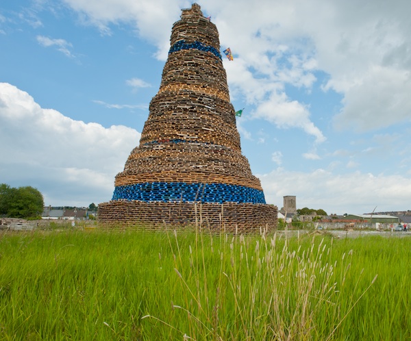Ulster Photography: Biggest Eleventh Night Bonfire!