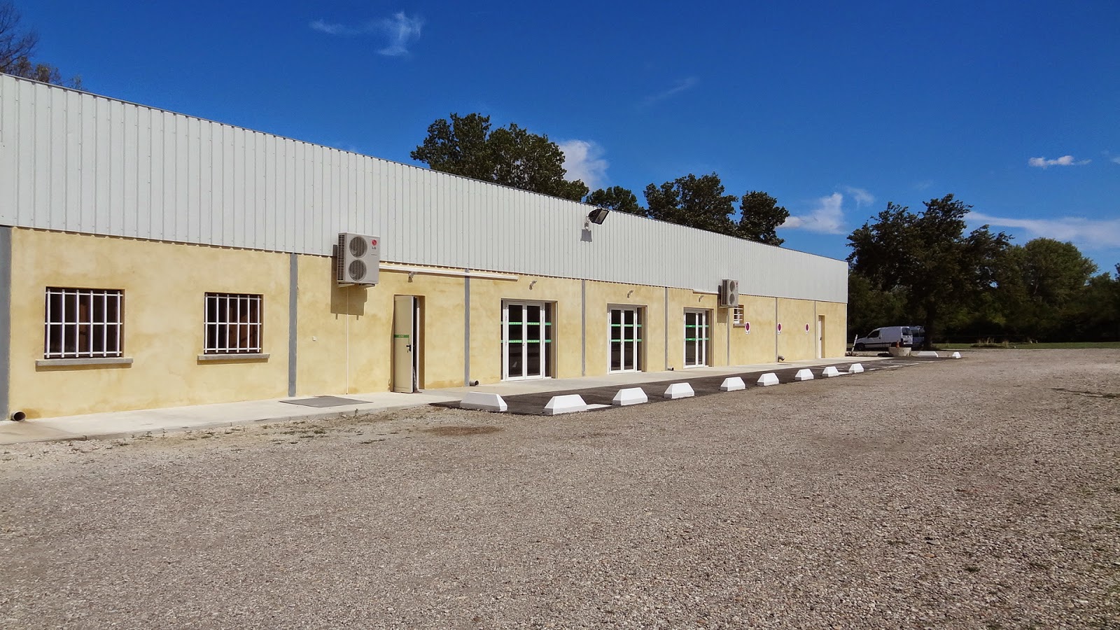 Le hangar: Bienvenus au Hangar