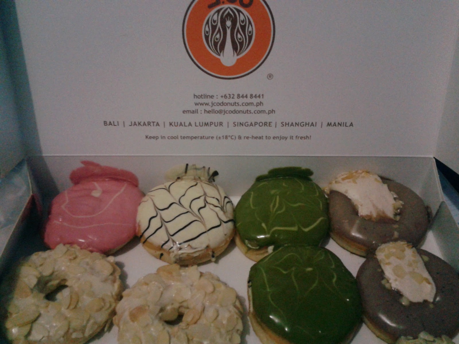 brokebackpacker: J.Co Donuts