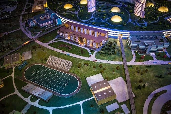 Disney Avenue: The Amazing EPCOT Model