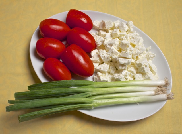 LEKKER RESEPTE VIR DIE JONGERGESLAG: FETA EN GROEN UIE DOOPSOUS