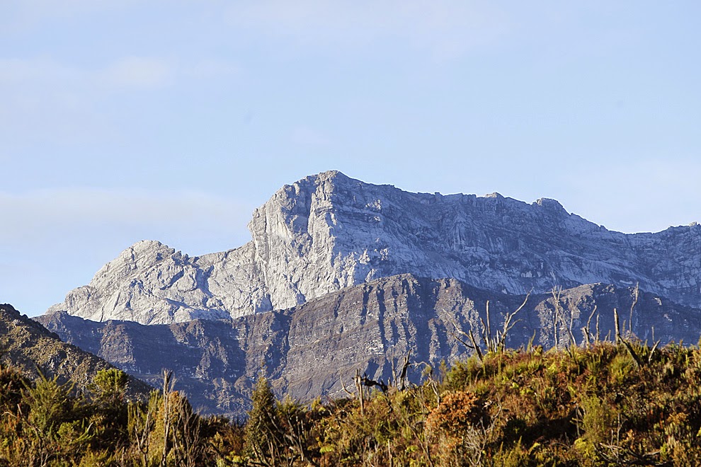 Interesting Tourist Destination In Indonesia: 10 Highest Mountain Peak ...