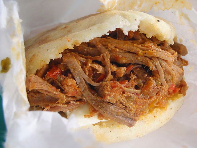 Desayunos a domicilio: Arepas rellenas, el desayuno más típico de Venezuela