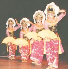 Tari Remo Jawa Timur dan Tari Gandrung Banyuwangi