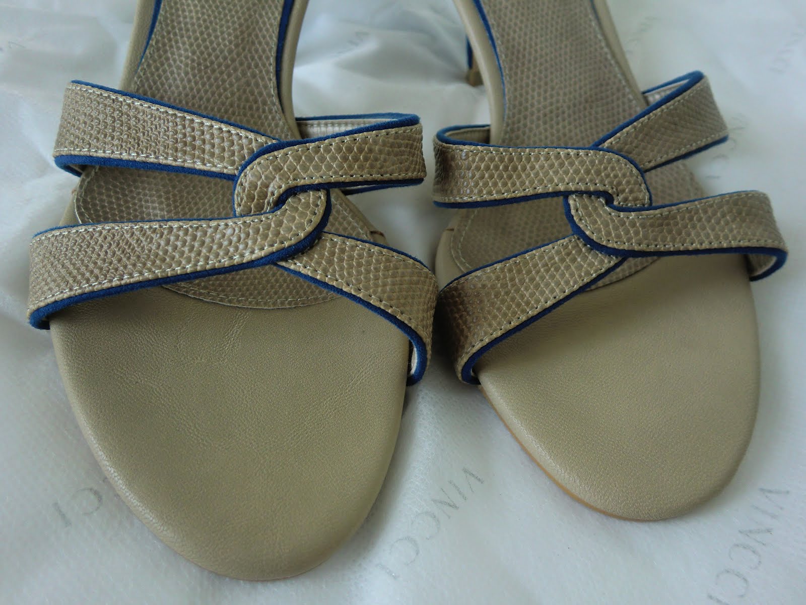 From Japan: ......not Imelda...... / Souvenirs from Vincci