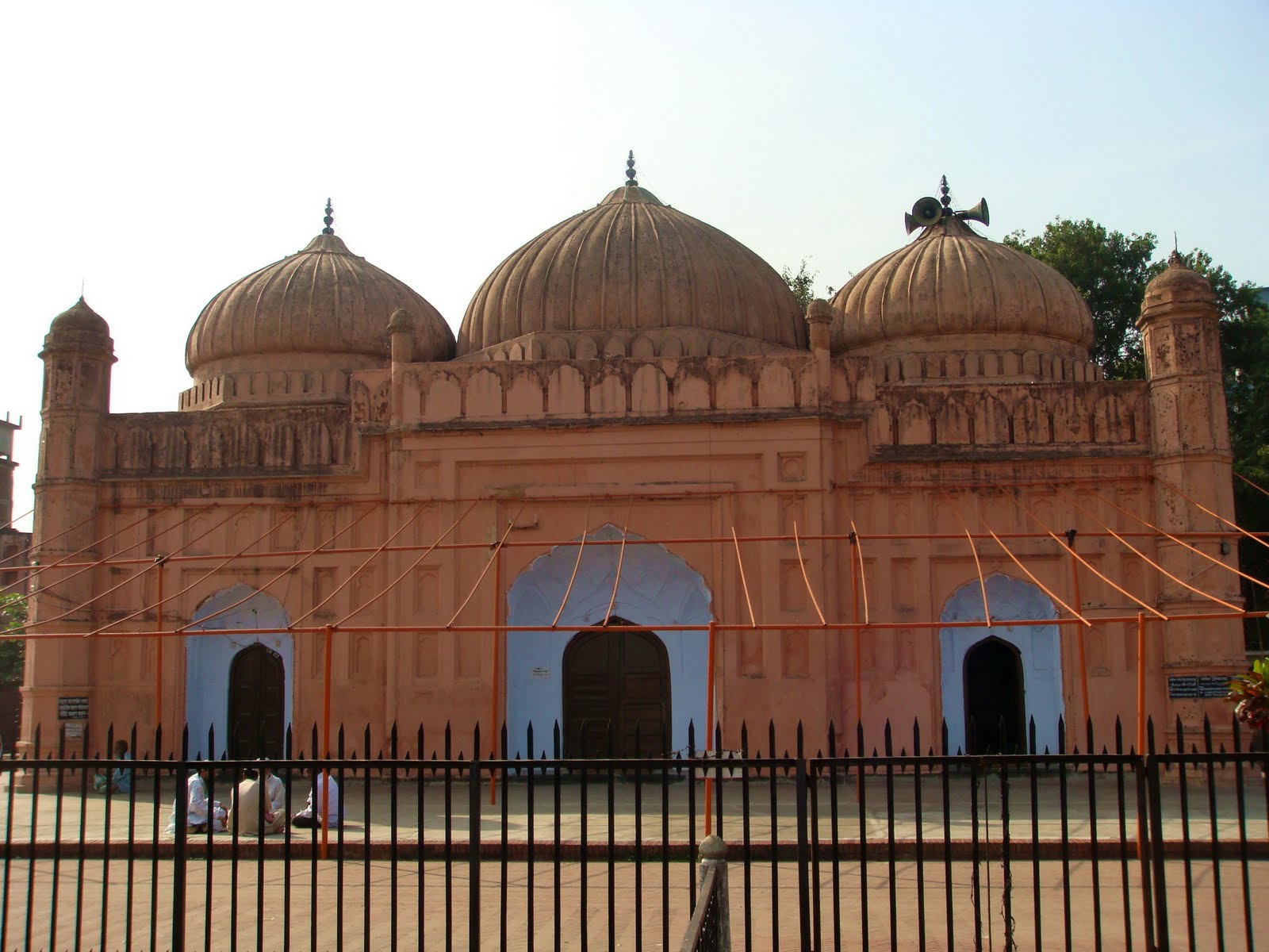 9 Must-Visit Mosques in Dhaka