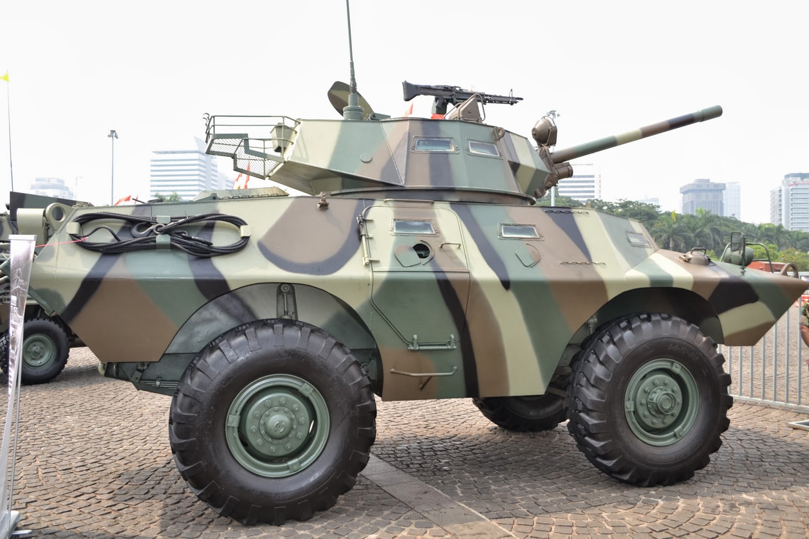 DEFENSE STUDIES: V-150, Panser Andalan Yonkav 7 yang Kenyang Perang