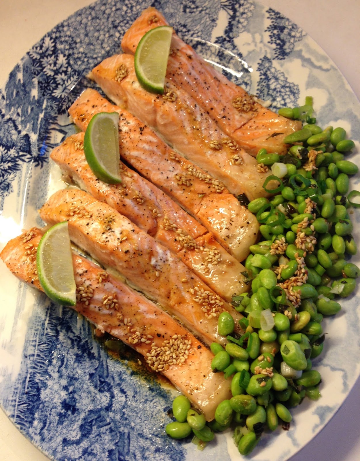 I mit køkken: Bagt laks med edamamesalat