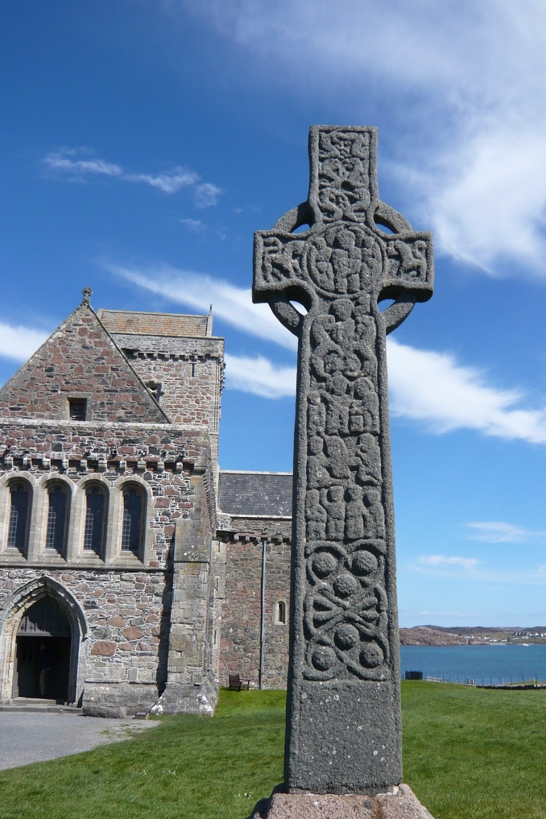 A walk amongst the stones: St Martin's Cross, Iona