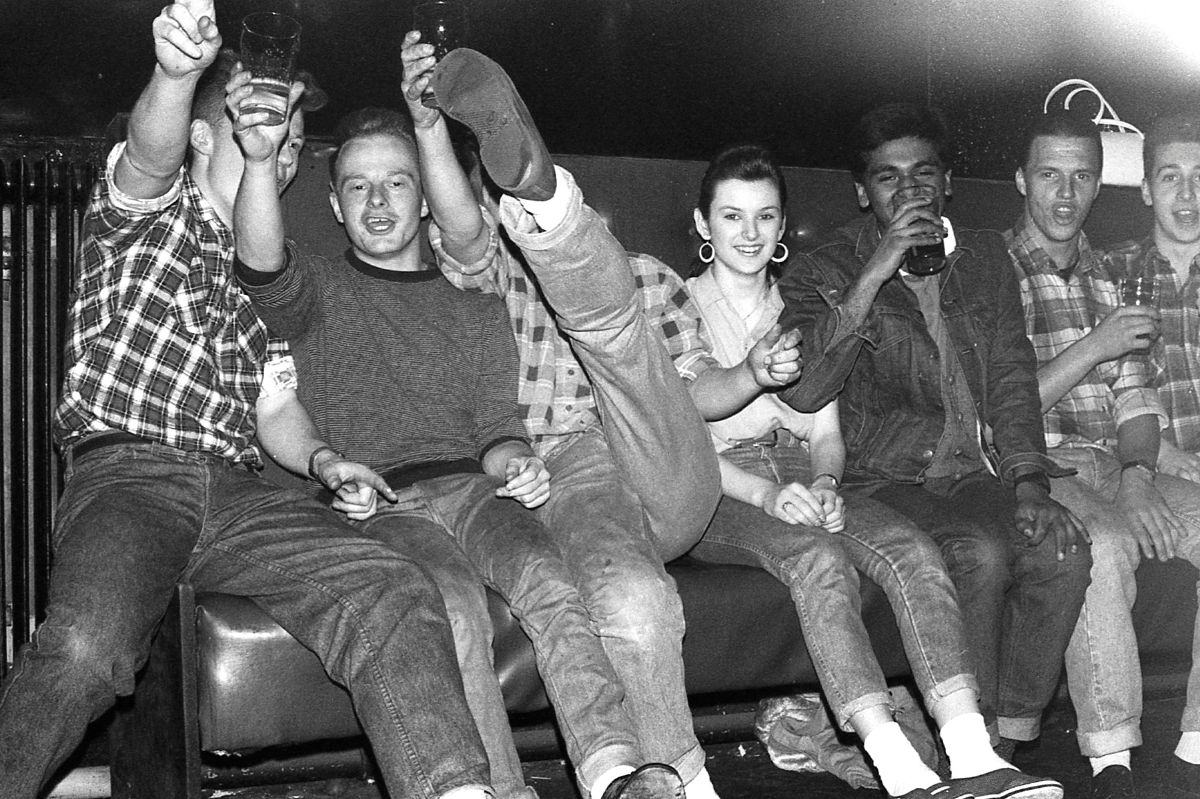 50 Candid Photographs Capture The London Rockabilly And Indie Pop 50-candid-photographs-capture-the-london-rockabilly-and-indie-pop