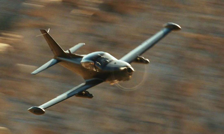 JAMES BOND: Marchetti SF.260TP