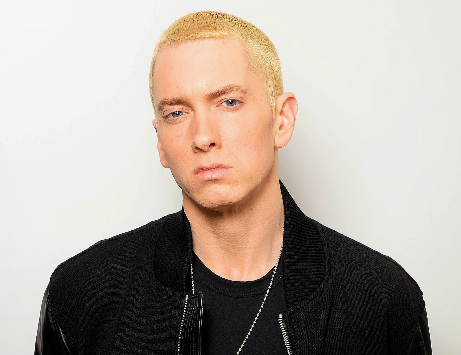 raw-hollywood-rapper-eminem-admits-he-s-gay