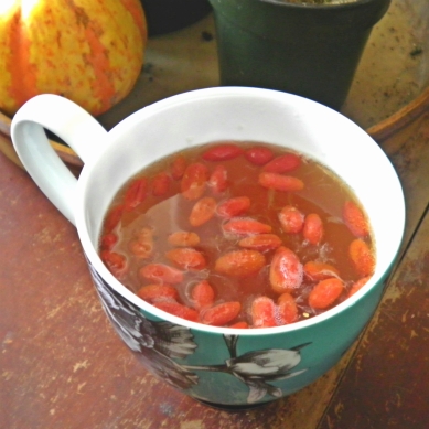 Holistic & Happy: Lemon, Ginger & Goji Berry Tea