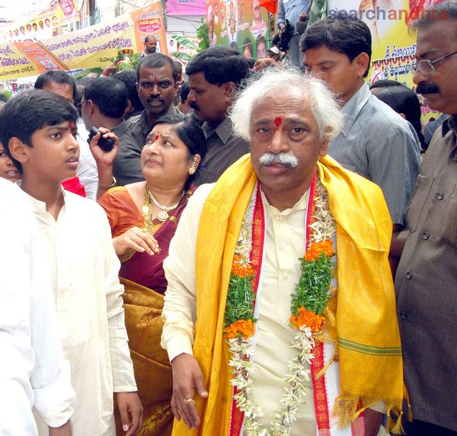 R.Surya Prakash Rao: Lashkar Bonala Panduga