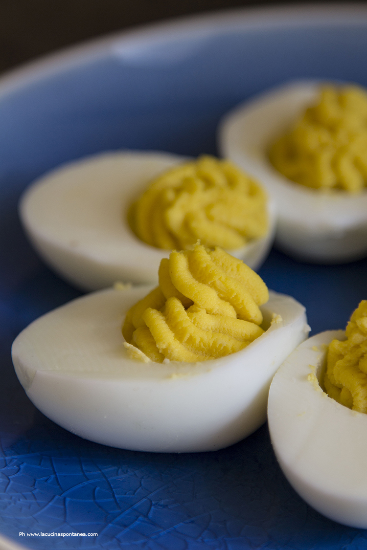 Uova ripiene - La cucina spontanea - ricette, fotografie e parole