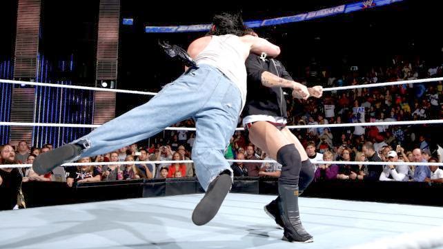 WWE In live!!!!: DANIEL BRYAN vs LUKE HARPER