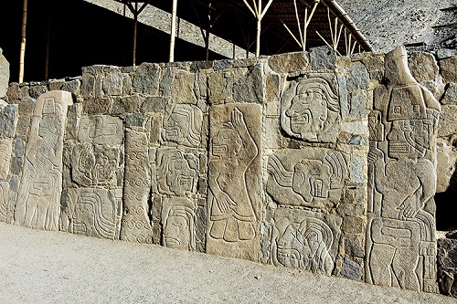 Complejo Arqueológico Cerro Sechín en Casma