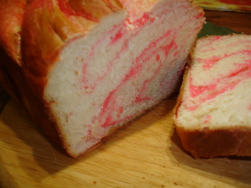 Sweet Addictions: Strawberry Swirl Bread