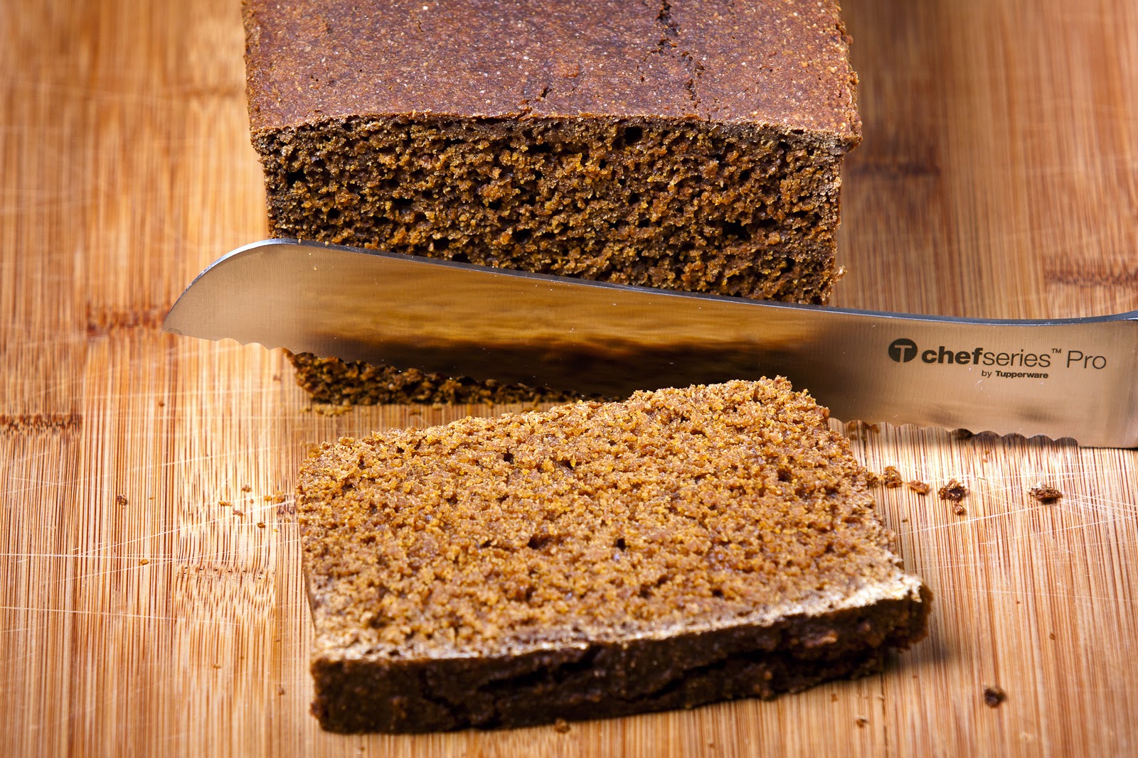 Apie Viską: Islandų juoda ruginė duona (Dökkt Rúgbrauð)