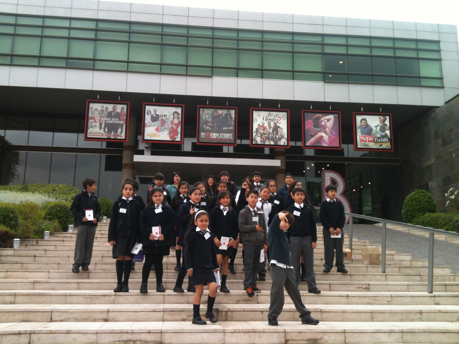El Escolar de Melvin Jones: Alumnos del Colegio Melvin Jones visitan TVN