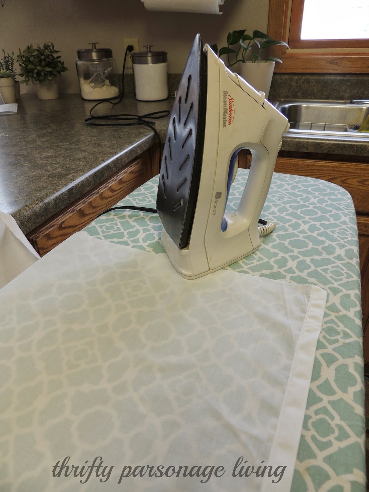 Thrifty Parsonage Living: HOW TO MAKE LINED CURTAINS {DIY}