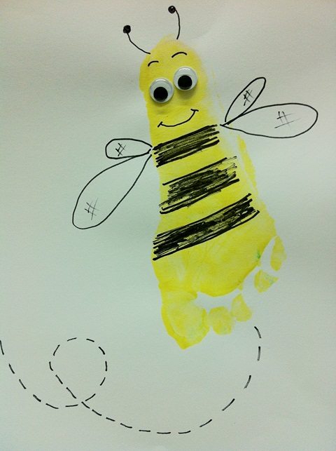 JezebelleArt: Footprint Bee